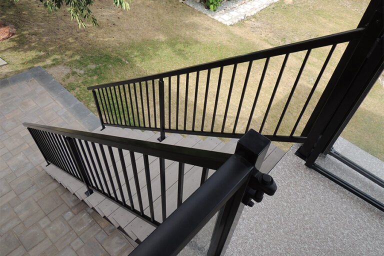 Deck Stair Railing and Gates Aluminum | Okanagan Sundeck