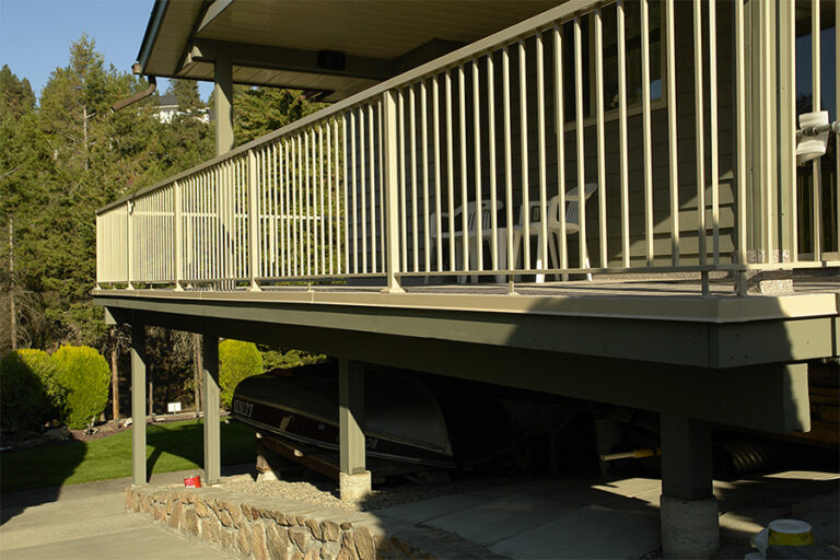 Picket Railing - Okanagan Sundeck Centre