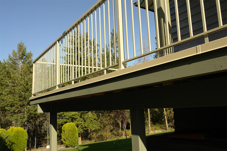 Picket Railing - Okanagan Sundeck Centre